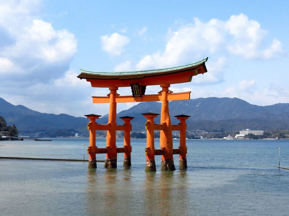 The Enchanting World of Torii Gates in Japan - The Art of Zen